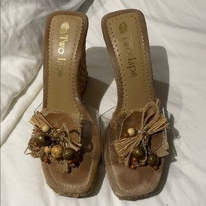 Two Lips | Shoes | Two Lips 8 Tan Platform Mule Sandal Euc Box | Poshmark